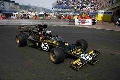 Lotus 76 - Wikicars